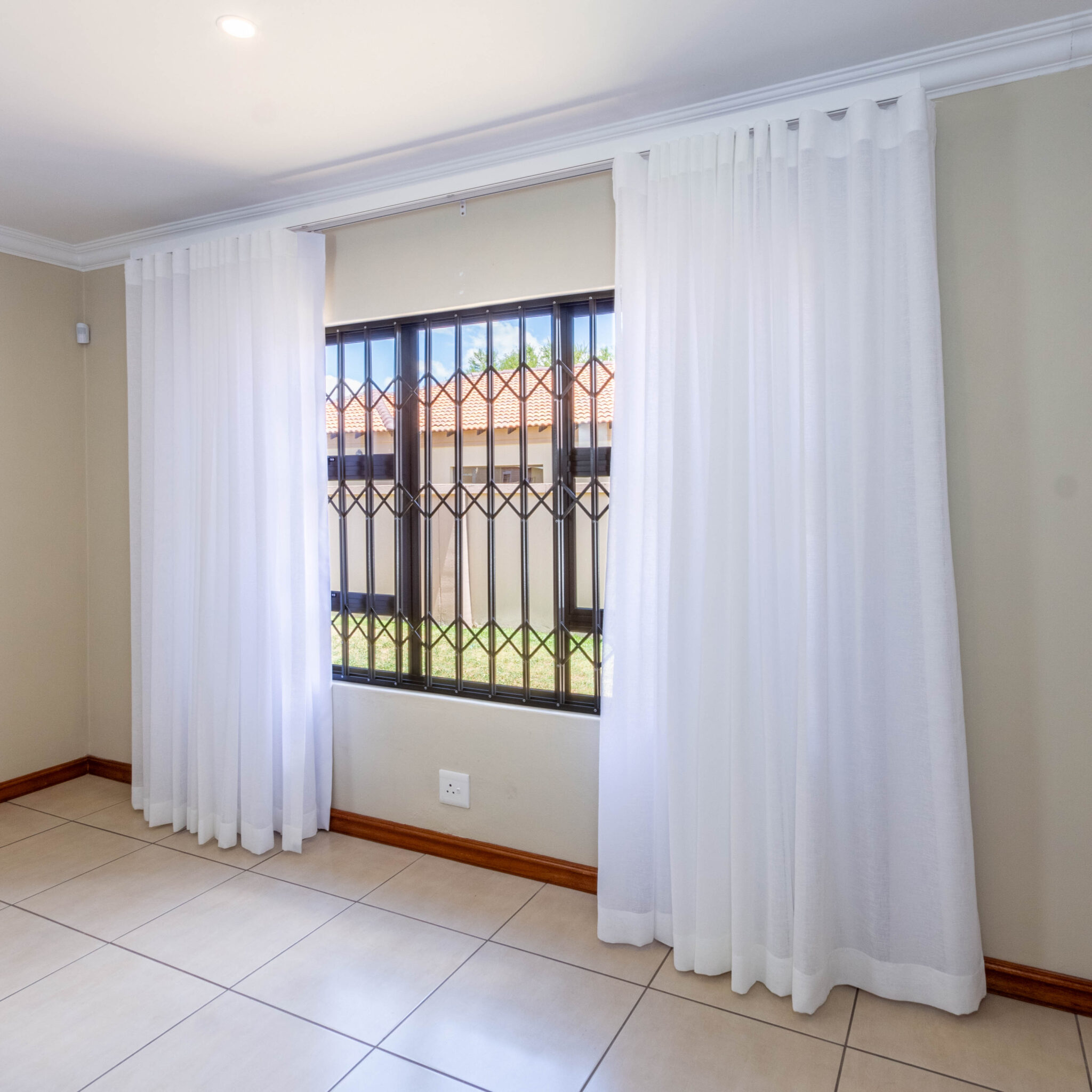 Double Wave Curtain - White - Blind Concepts