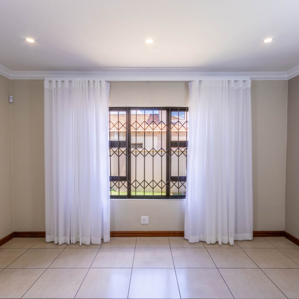 Double Wave Curtain - White - Blind Concepts