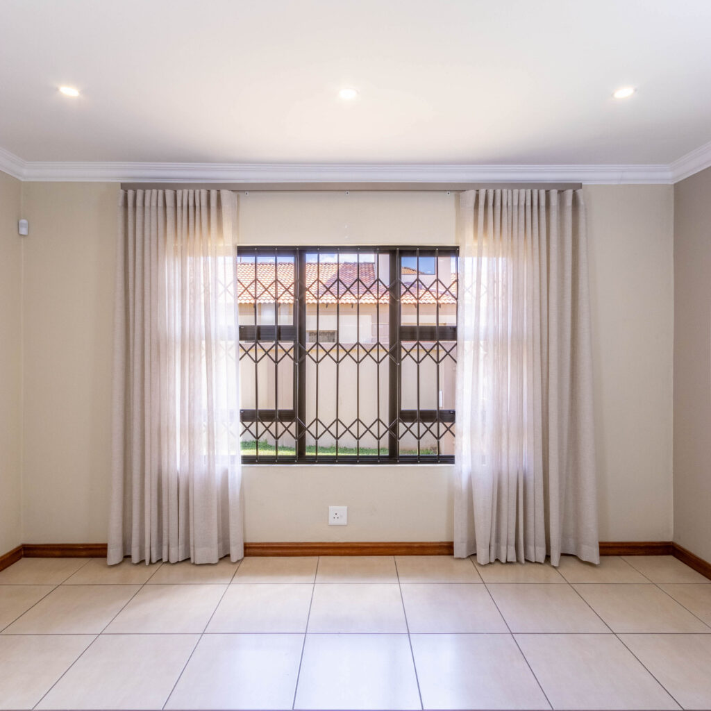 Single Wave Curtain - Sand - Blind Concepts