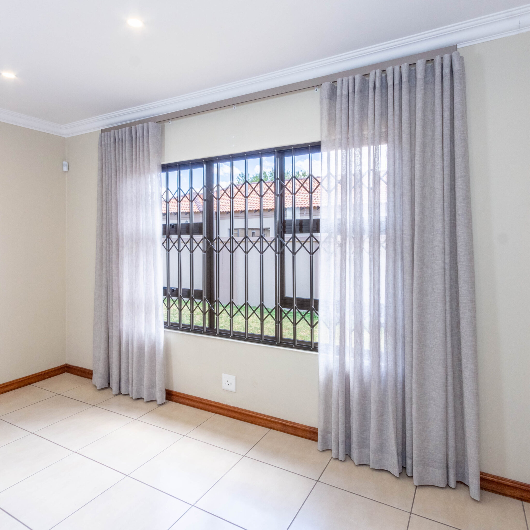 Single Wave Curtain - Stone - Blind Concepts