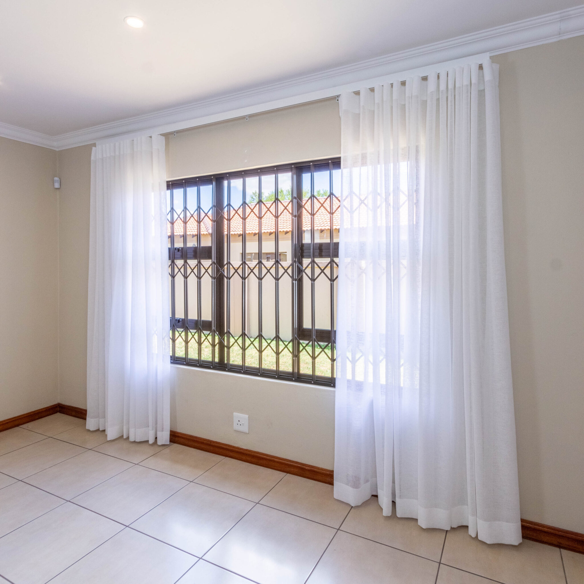 Single Wave Curtain - White - Blind Concepts